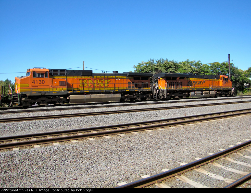 BNSF 4130 and 6276